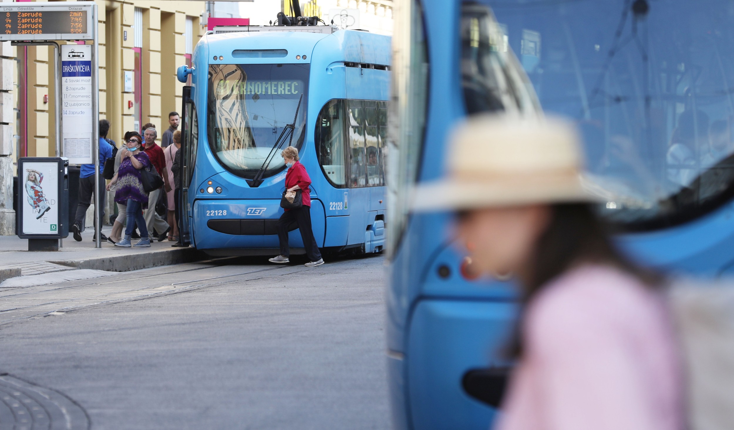Prometni kaos u Zagrebu: Stali tramvaji na Savskoj, oglasili se iz ZET-a