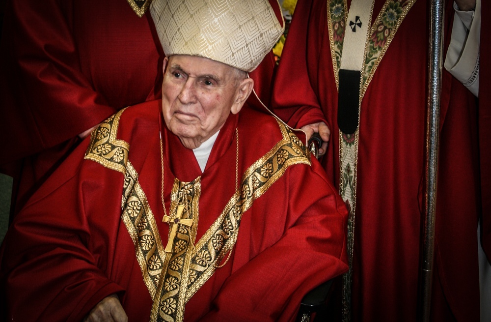 Preminuo najstariji katolički biskup na svijetu u 104. godini života