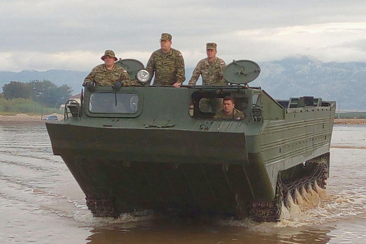 MORH: 180 vojnika i amfibija u obrani od poplava