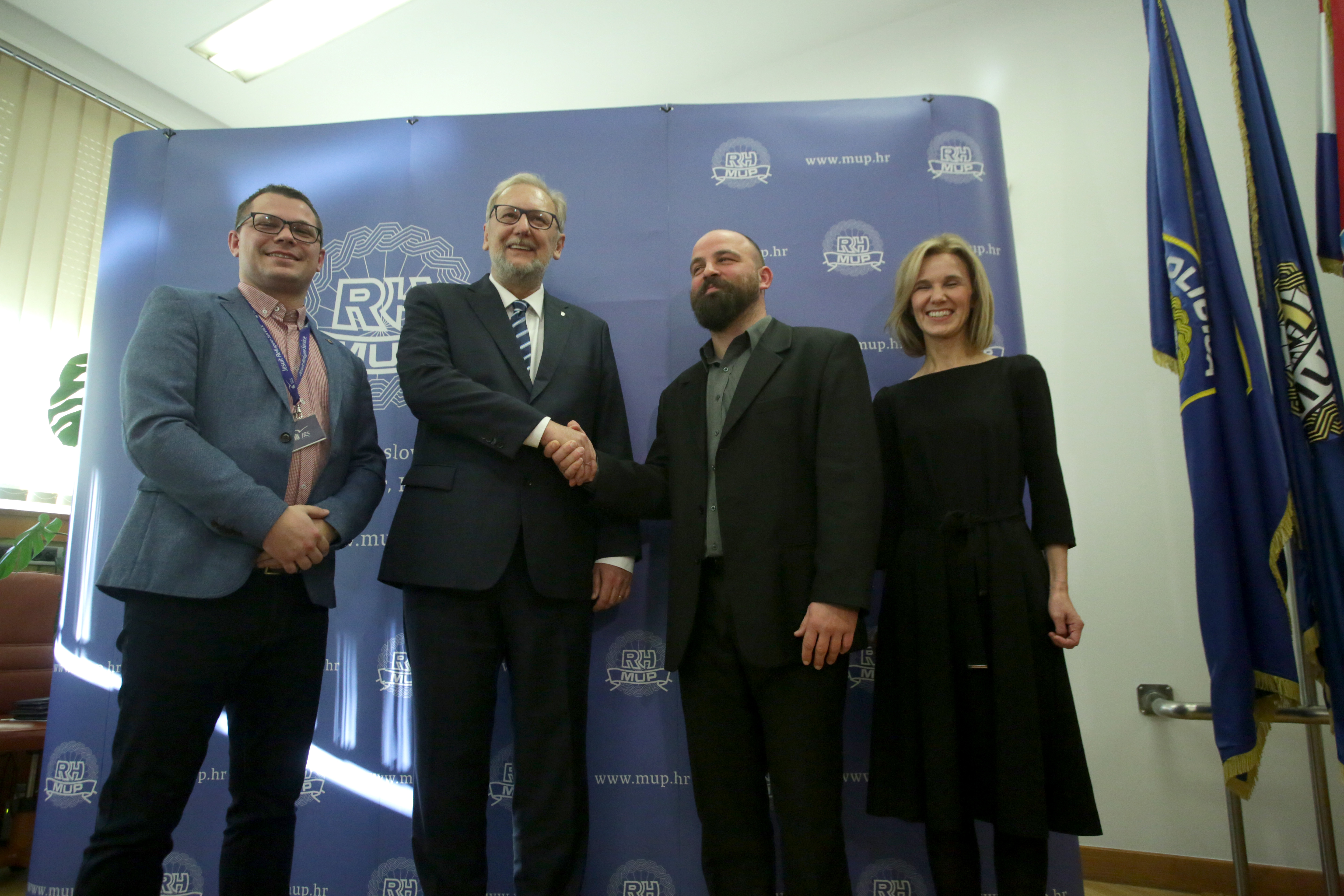 Ministar Božinović i Tvrtko Barun potpisali sporazum o suradnji na ...