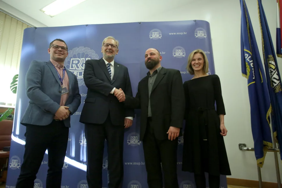 Ministar Božinović i Tvrtko Barun potpisali sporazum o suradnji na ...