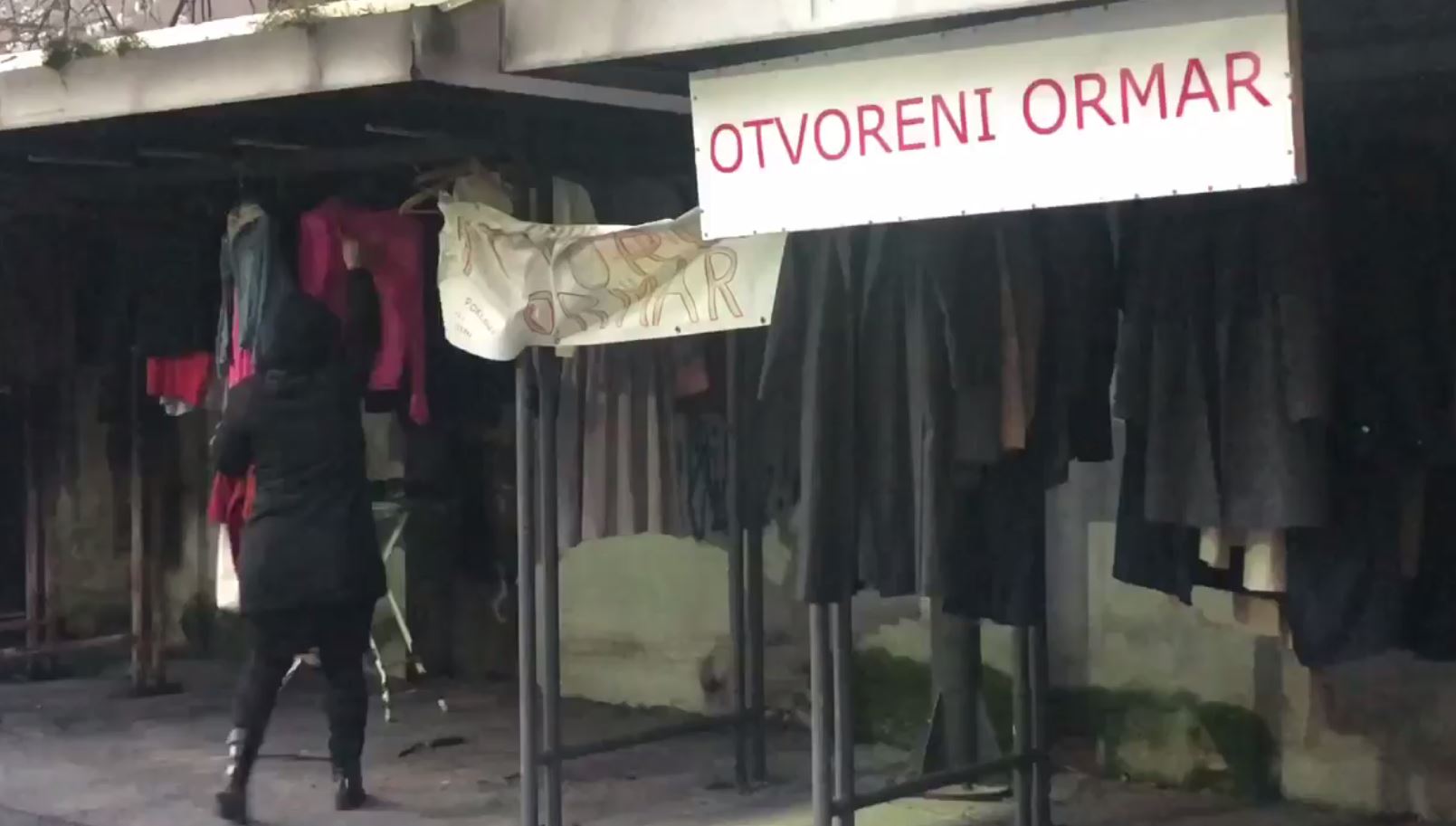 BRAVO ZAGREBE Nakon što je u četvrtak zapaljen, 'Otvoreni ormar' ponovno prima odjeću i obuću za ...