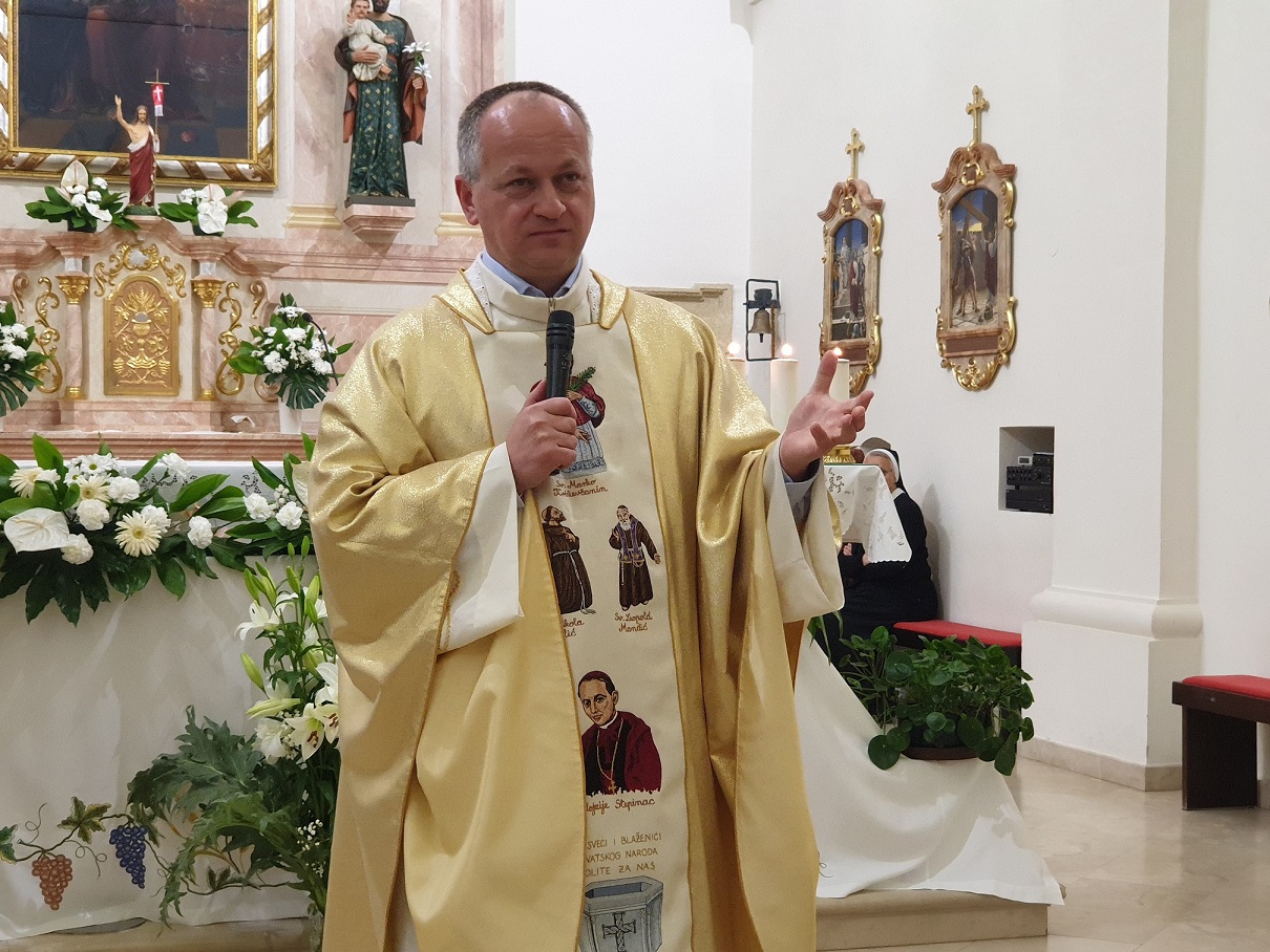 Velečasni Šreter: Isus nam garantira svoju prisutnost, ostaje s nama ...