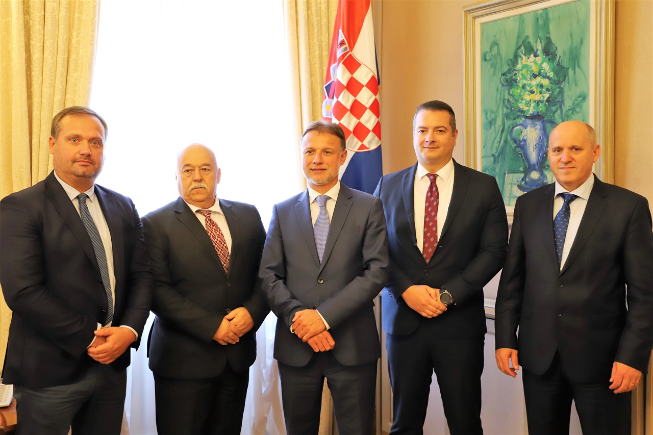 Predsjednik Hrvatskoga sabora Gordan Jandroković primio predstavnike Hrvatskog nacionalnog ...