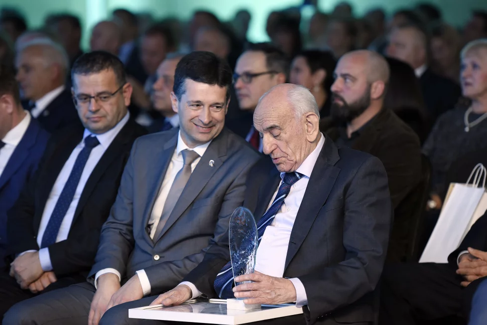 Akademiku Davorinu Rudolfu uručena posebna nagrada za doprinos razvoju ...