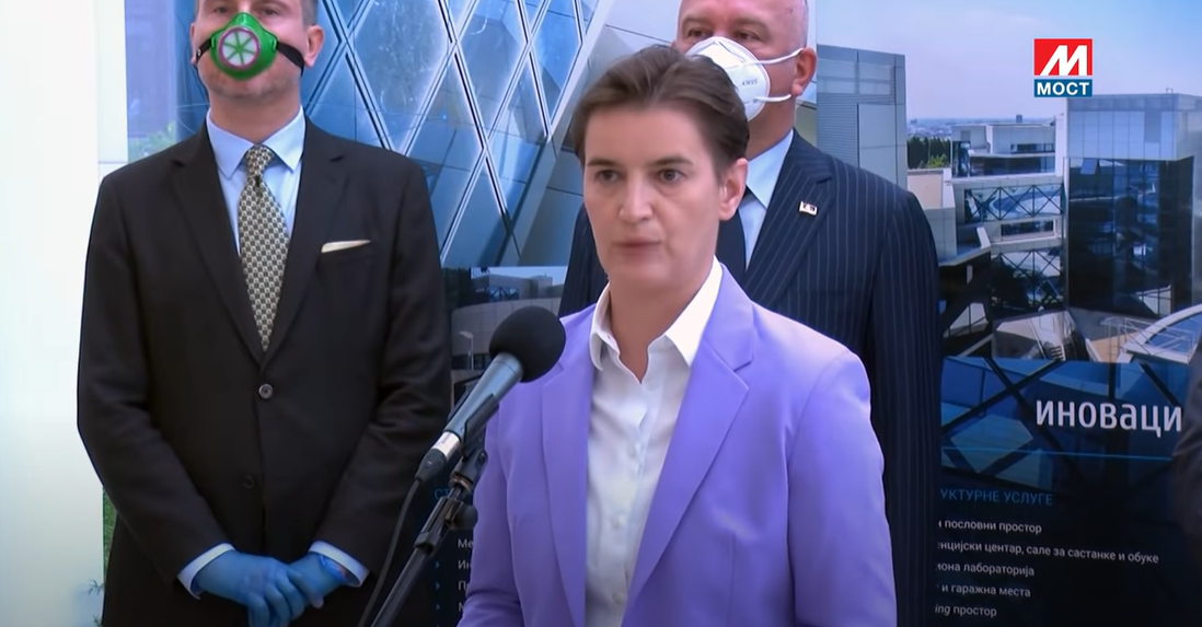 VIDEO: PRIVUKAO PAŽNJU JAVNOSTI Svi se pitaju kakva je ovo maska na ...