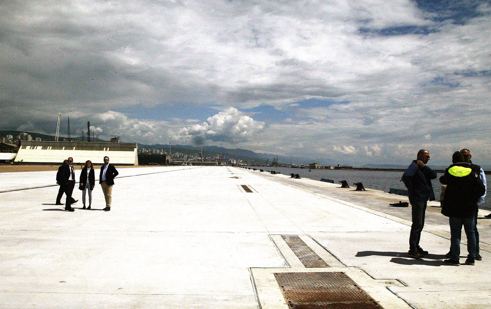 Odluka o izboru koncesionara Zagreb Deep Sea kontejnerskog terminala u ...