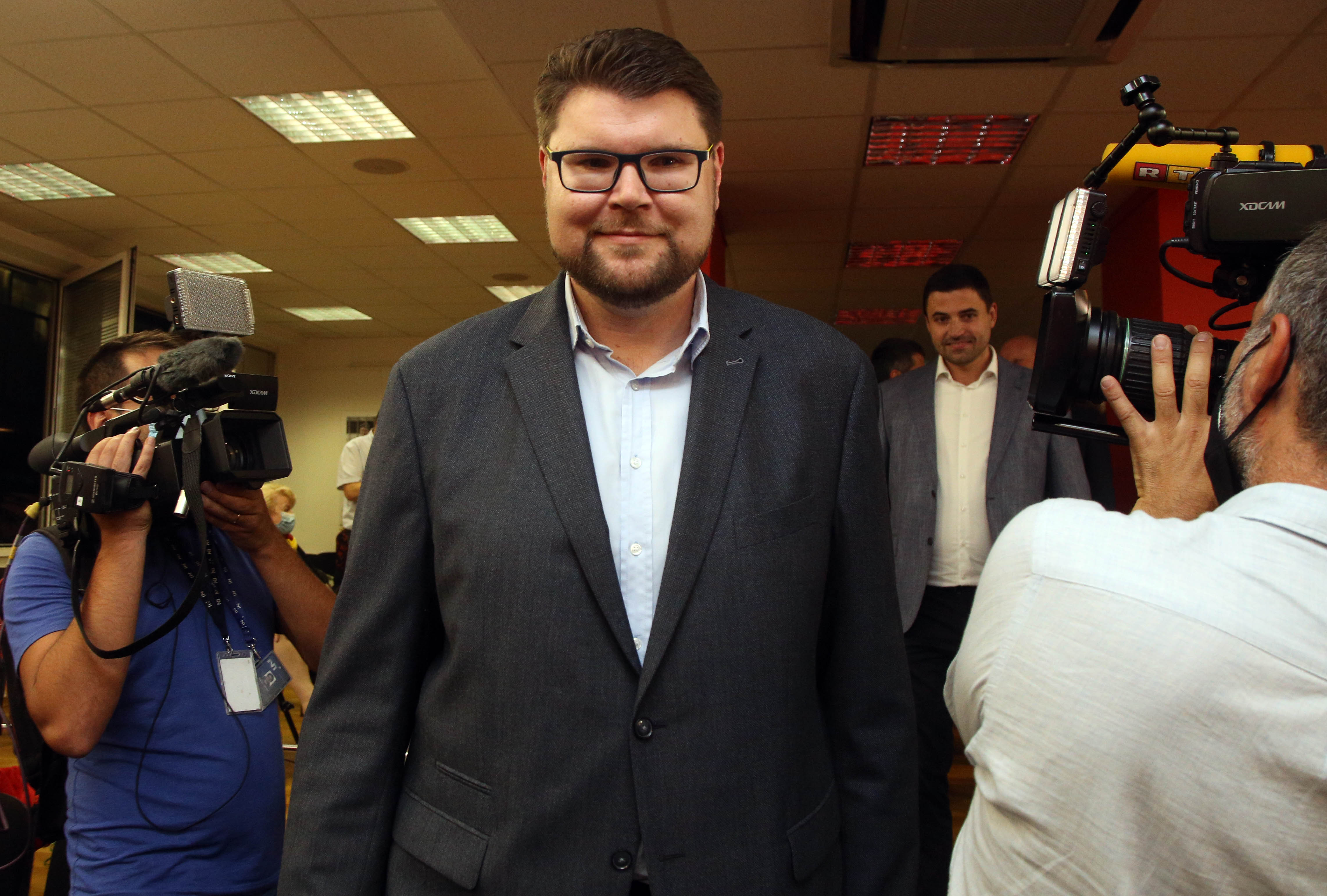 Tko je Peđa Grbin? Postao poznat nakon pjevanja 'Čavoglava', sudjelovao ...