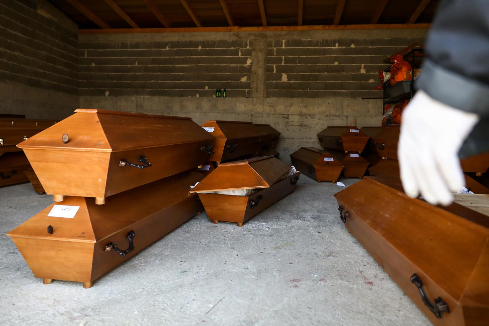 NA METI SATOVI, NAKIT, ZLATNI ZUBI... Osječki 'grobari' oslobođeni, a ...