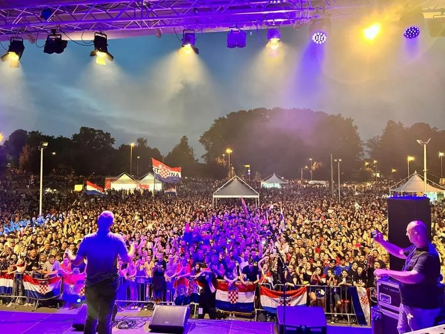 ZA NAJEŽITI SE Pogledajte dio atmosfere s Thompsonovog koncerta u Popovači!