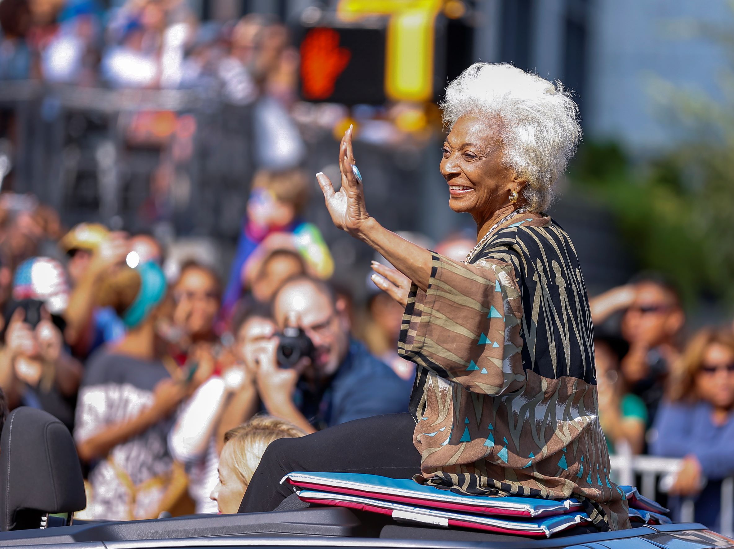 Pepeo Nichelle Nichols, poručnice Uhure iz Zvjezdanih staza, šalje se u ...