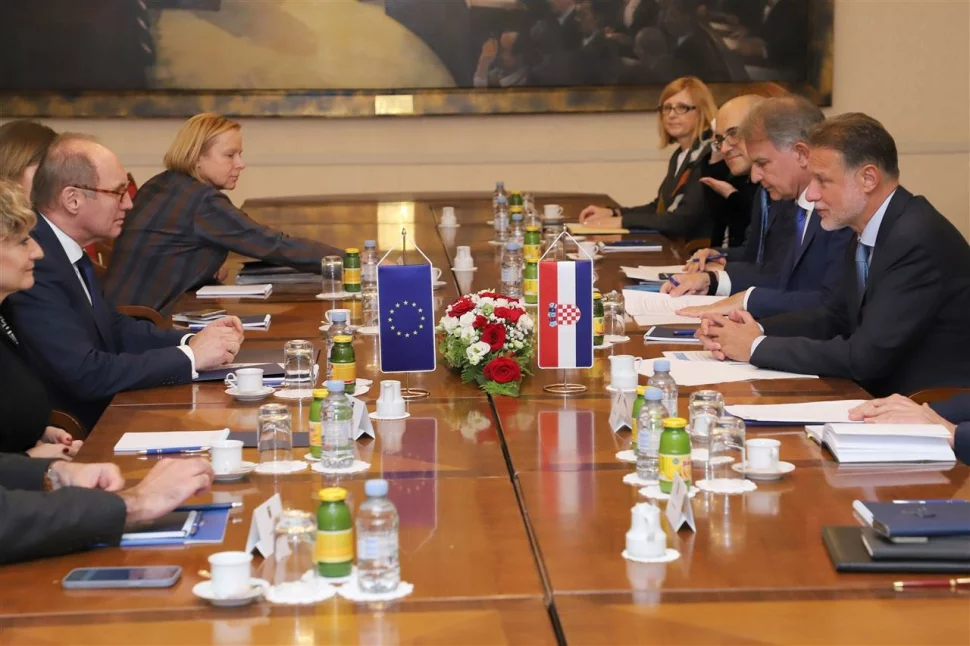 Jandroković se sastao s potpredsjednikom EP-a; jedna od tema i ulazak u Schengen, a Karas ...