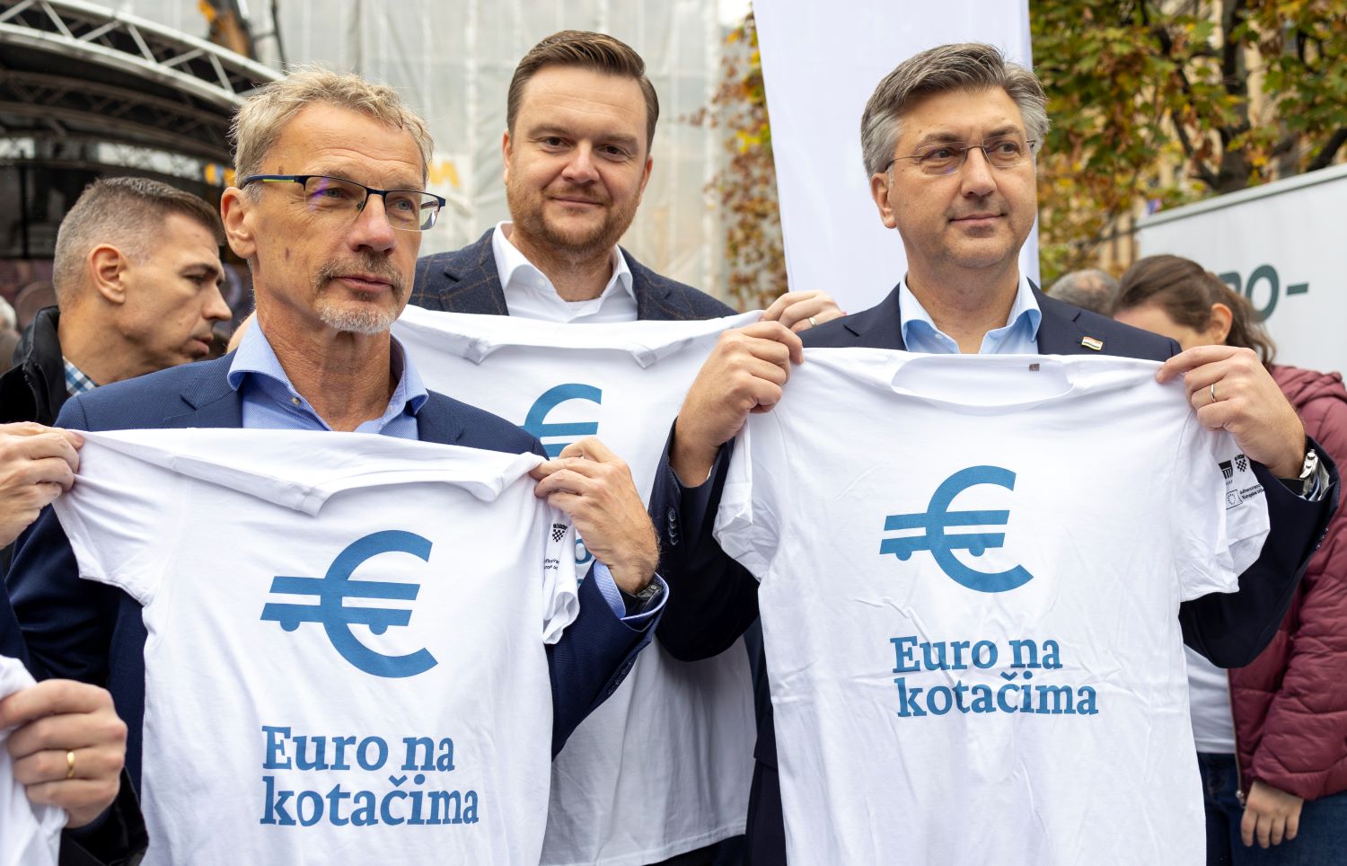 Vujčić i Plenković poručili građanima: Polaganje kuna u banke ...