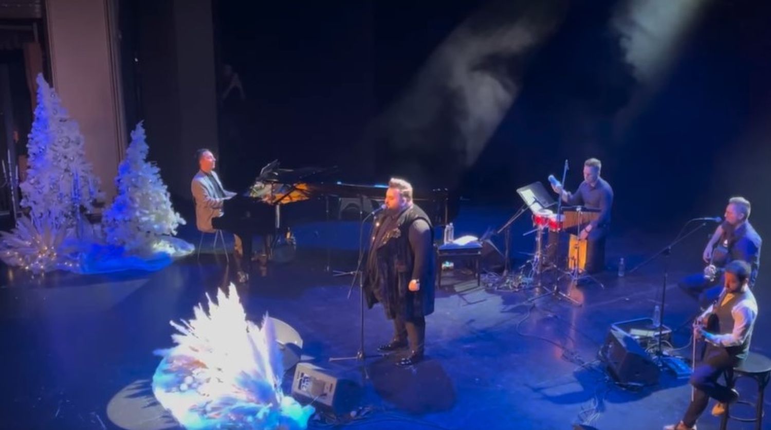 Jacques Houdek održao minutu šutnje i nastup u Puli posvetio Massimu ...