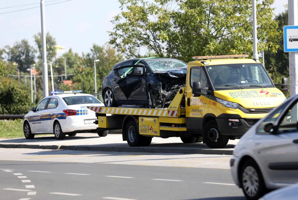 Policija objavila detalje nesreće u Gornjem Stupniku: Vozač(35) nije poštivao prednost, poginuo ...