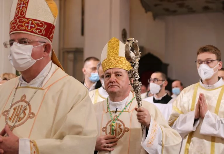 Vijeće ministara BiH šalje novac Turskoj i Siriji, biskup Palić pozvao na pomoć: Stanovništvo ...