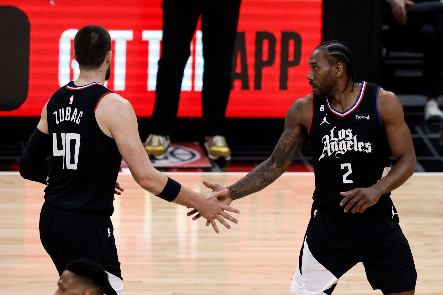 Zubac odličan u pobjedi Clippersa, ozlijedila se zvijezda Grizzliesa