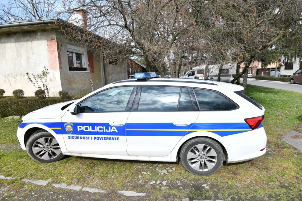 Pijana žena vrijeđala policajca: 'Dobro veče majmune! Ti si simpatičan ...