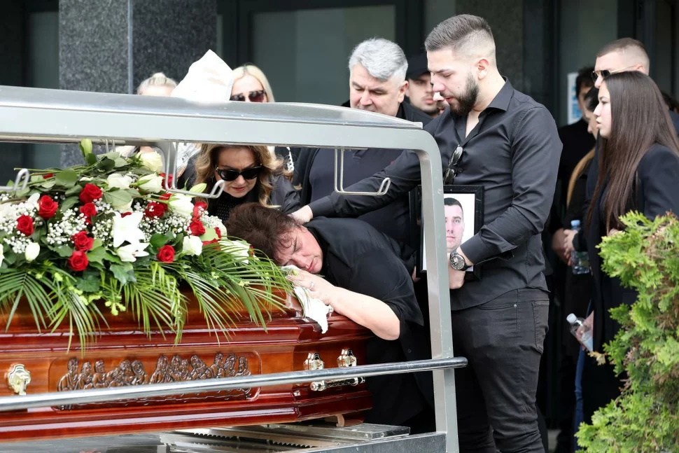 VIDEO Pokopan je Tomislav Sabljo, stigli Jelavić, Zefo, Vuletić...