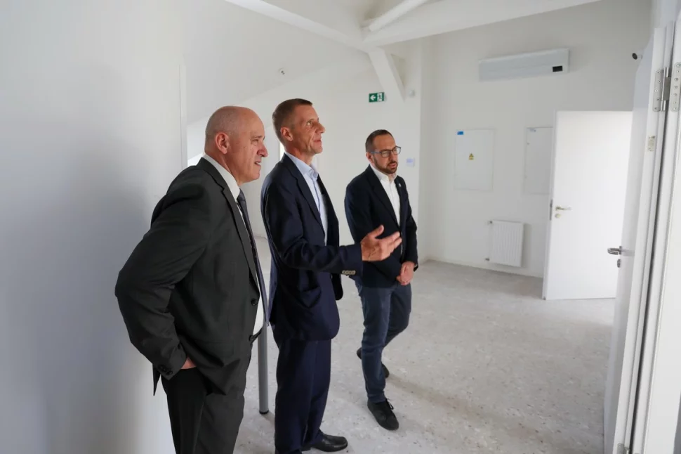 VIDEO Otvorena obnovljena škola u Frankopanskoj, Bačić i Tomašević ...