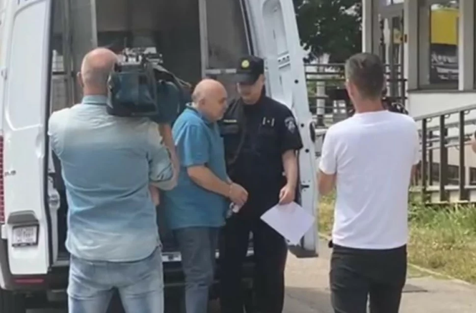 Na sud doveden vozač hitne koji je pregazio maloljetnike na Bundeku