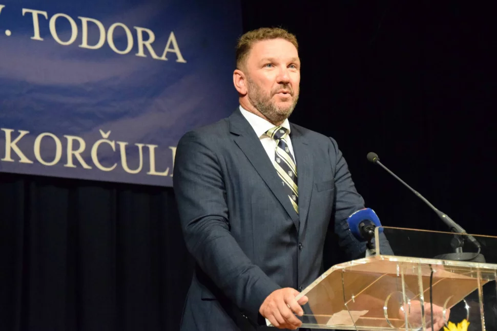 Sukob za jadranski otočki biser ušao u novu fazu: HDZ-ovac žestoko odgovorio gradonačelnici