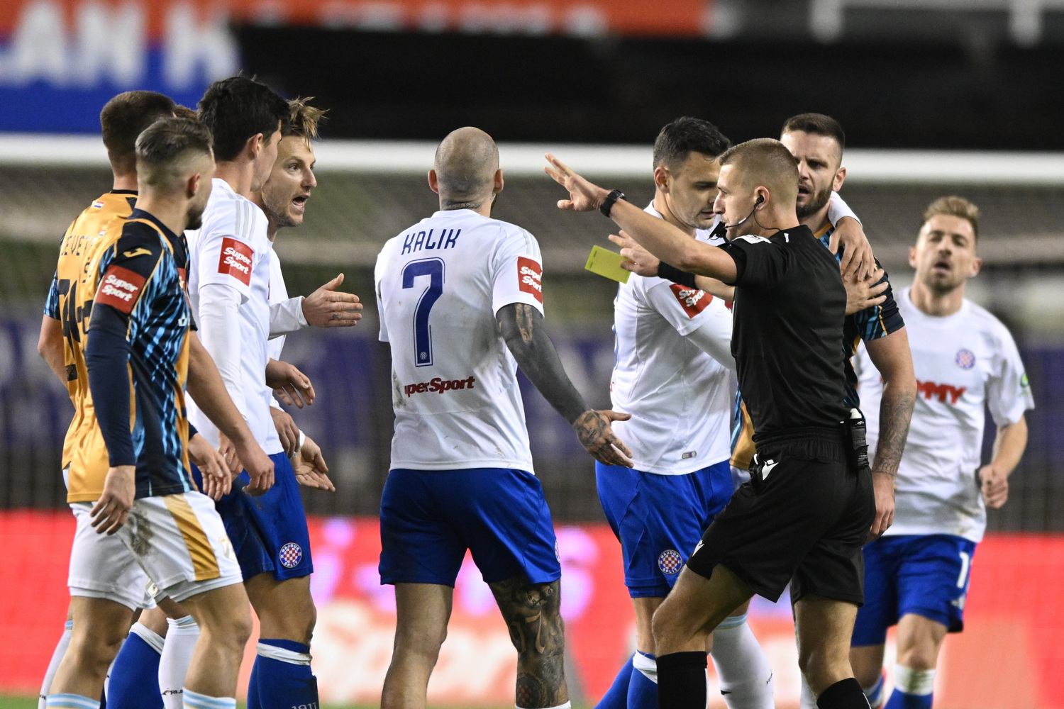 Hajduk i Rijeka odigrali derbi sezone: Najviše će slaviti Dinamo, evo ... Hajduk i Rijeka odigrali derbi sezone: Najviše će slaviti Dinamo, evo ...