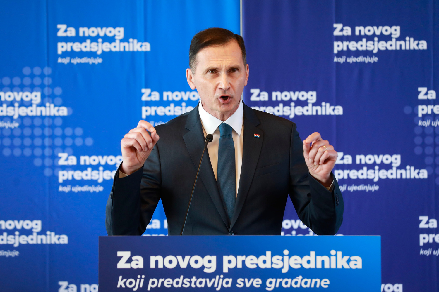 Primorac ispalio nakon što su ga isrešetali pitanjima: 'Pratio me ...