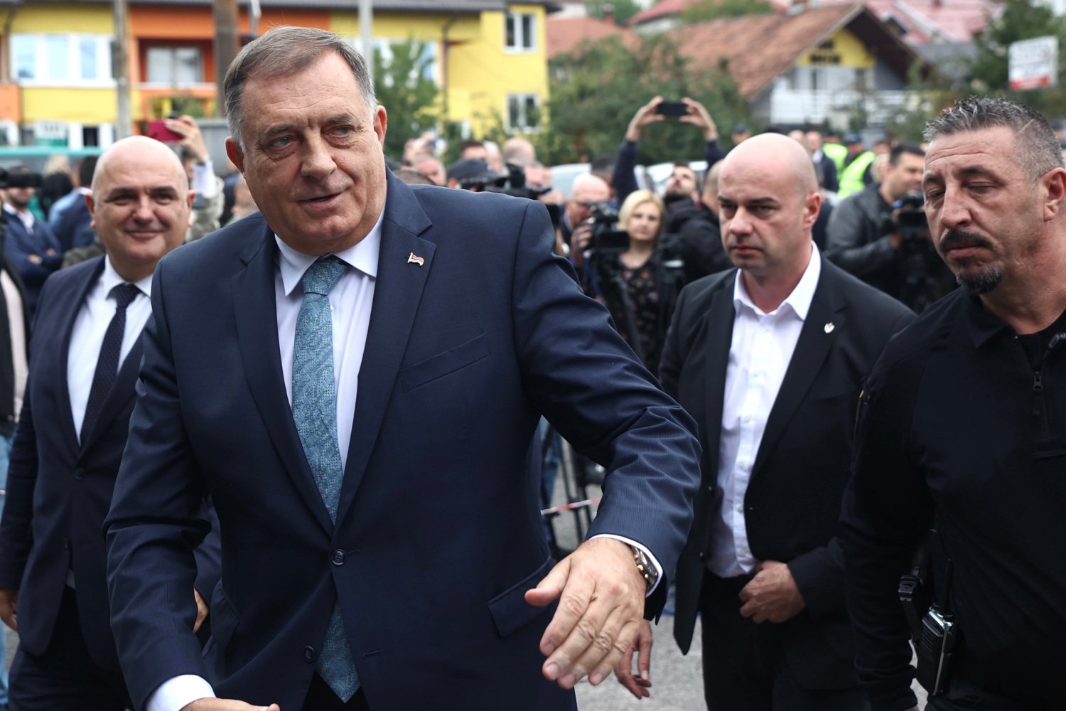 Dodik uživa u nevjerojatnom bogatstvu: Uočen sat od 10.000 eura