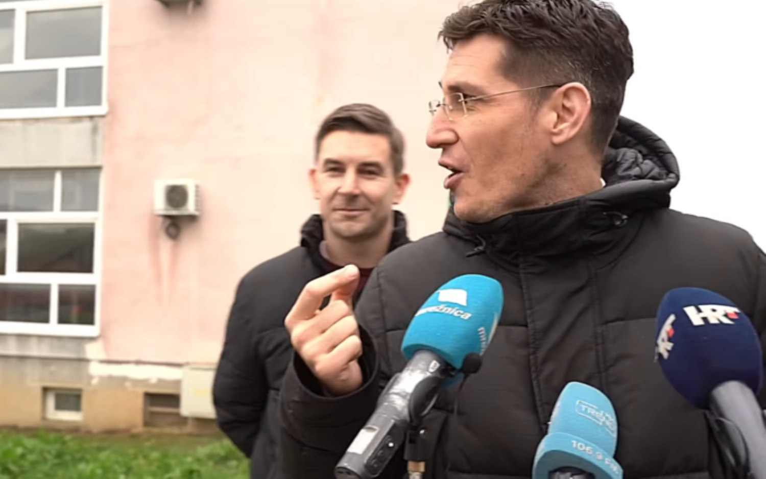 Troskot ljut zbog prizora koji su se odvijali za vrijeme presice: 'Ovo smo viđali prije 1991.'