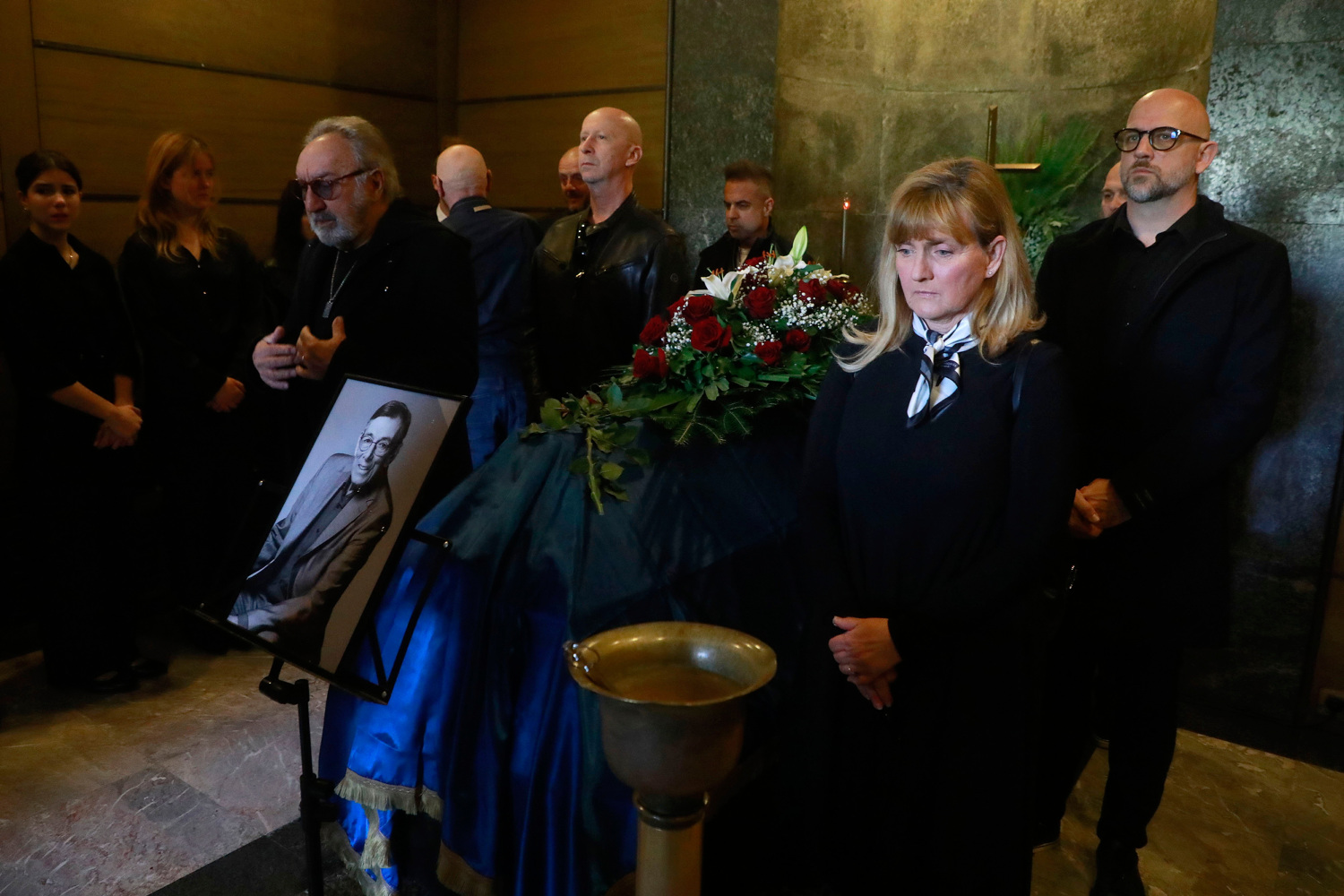 Suze i tuga na posljednjem ispraćaju legendarnog Marinka: Sanja i Zec ...