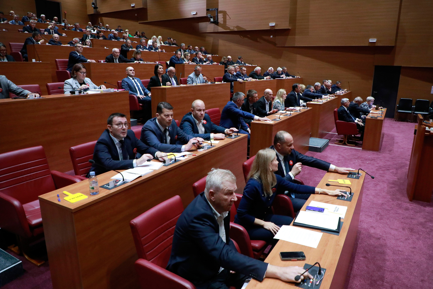 HDZ najavio novi okrugli stol u Saboru, stigla reakcija SDP-a: 'Kako to misle provesti?'