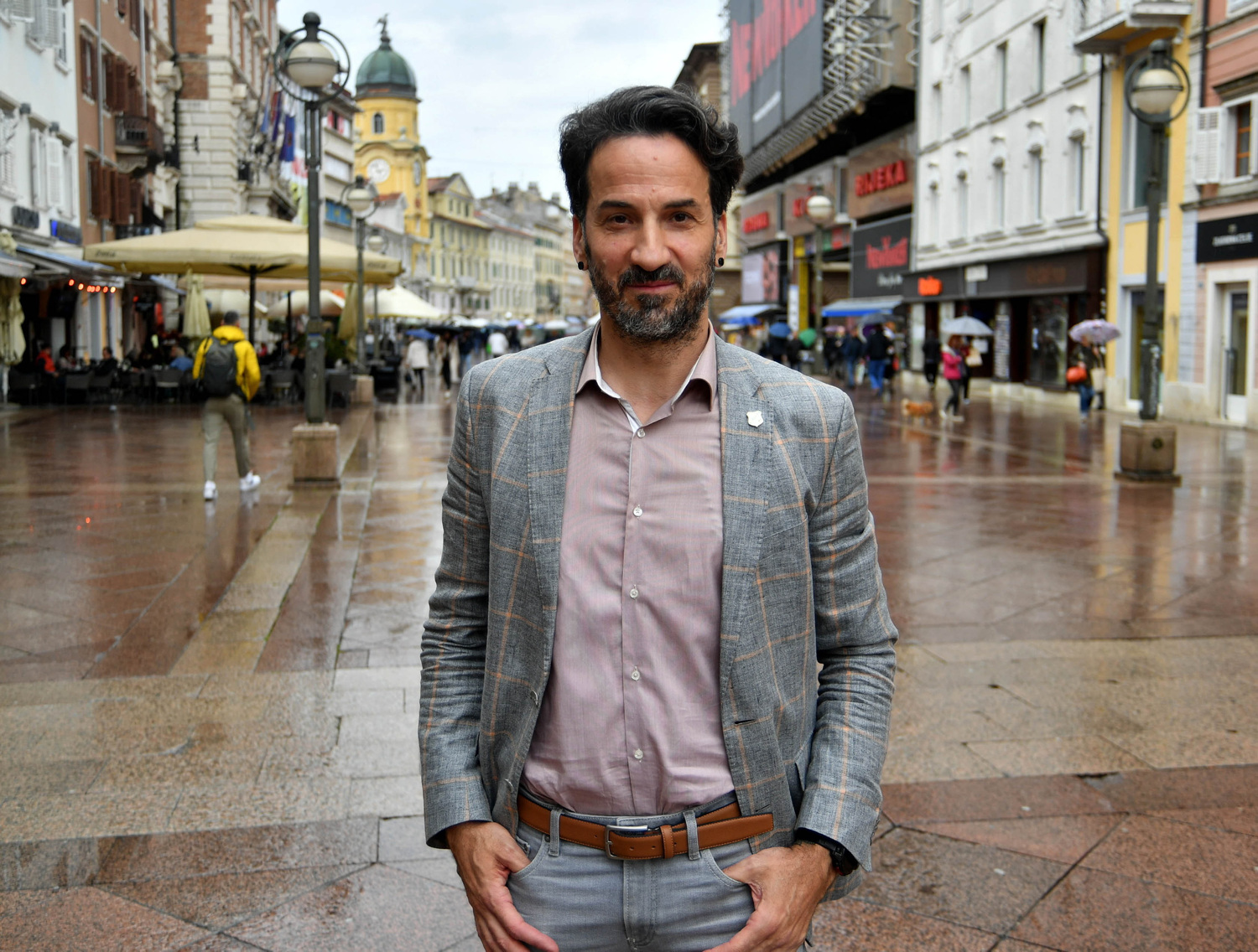 Miletić podijelio fotografije s vjenčanja kćeri: 'I mama s neba se s ...