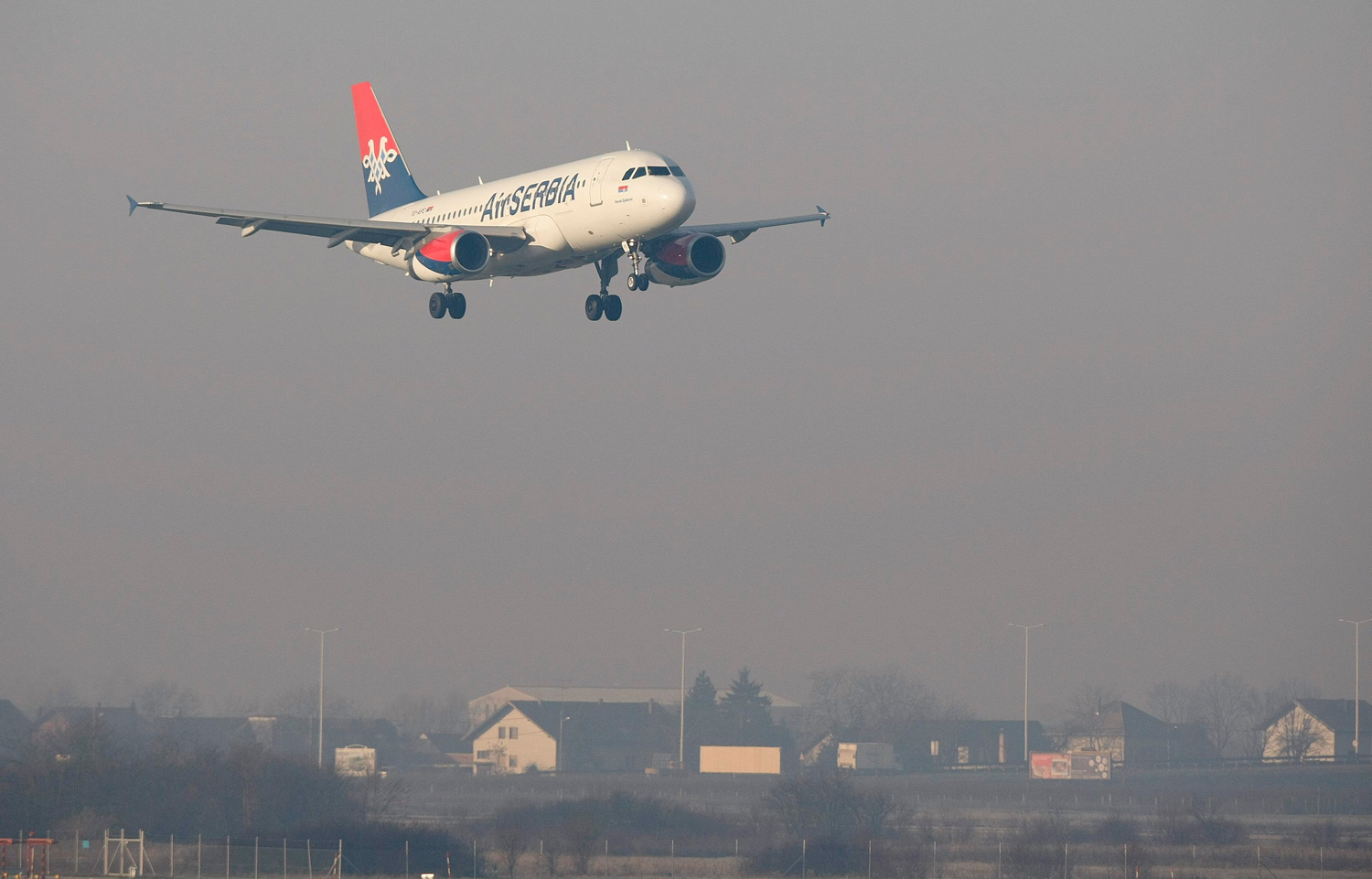 Avion iz Srbije sletio u Crnu Goru pa nastala drama: Evo što su trebali ...