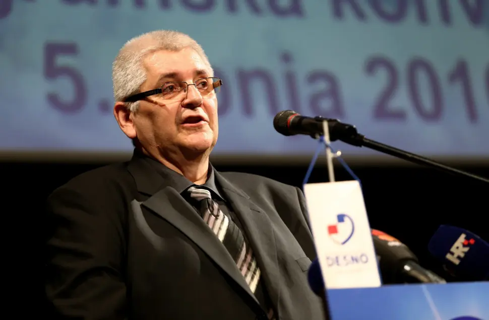 Đapić uz dvije fotografije poručio: 'Usporedba ovog s partizanskim ...