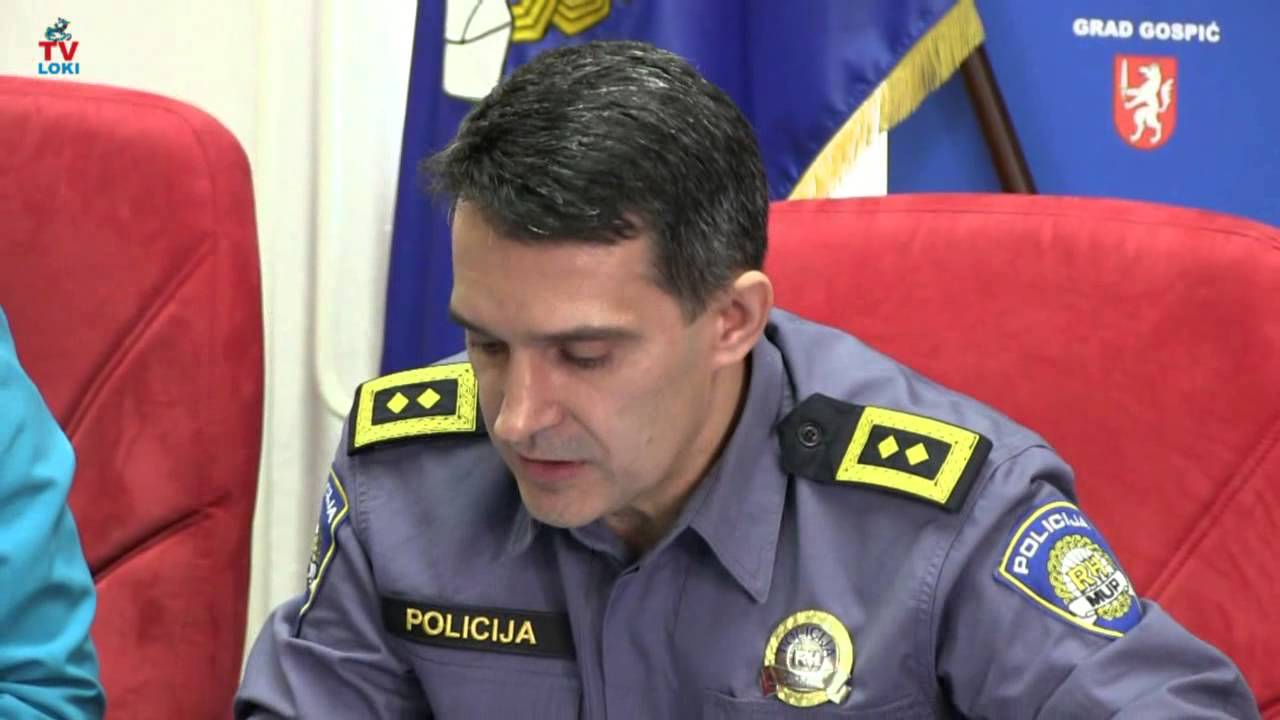 Šef policije usred skandala zbog navodnih prijetnji i kazne za parking!